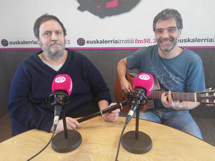 Aunitz Urtez Disko Berria Plazan Iruñea Euskalerriairratia Eus
